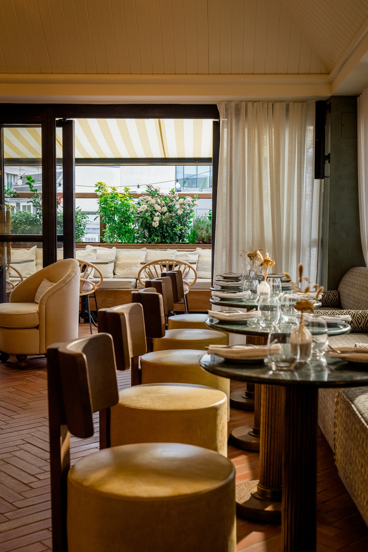 Elsewhere At Maslow's | Fine Dining Restaurant Bars In London